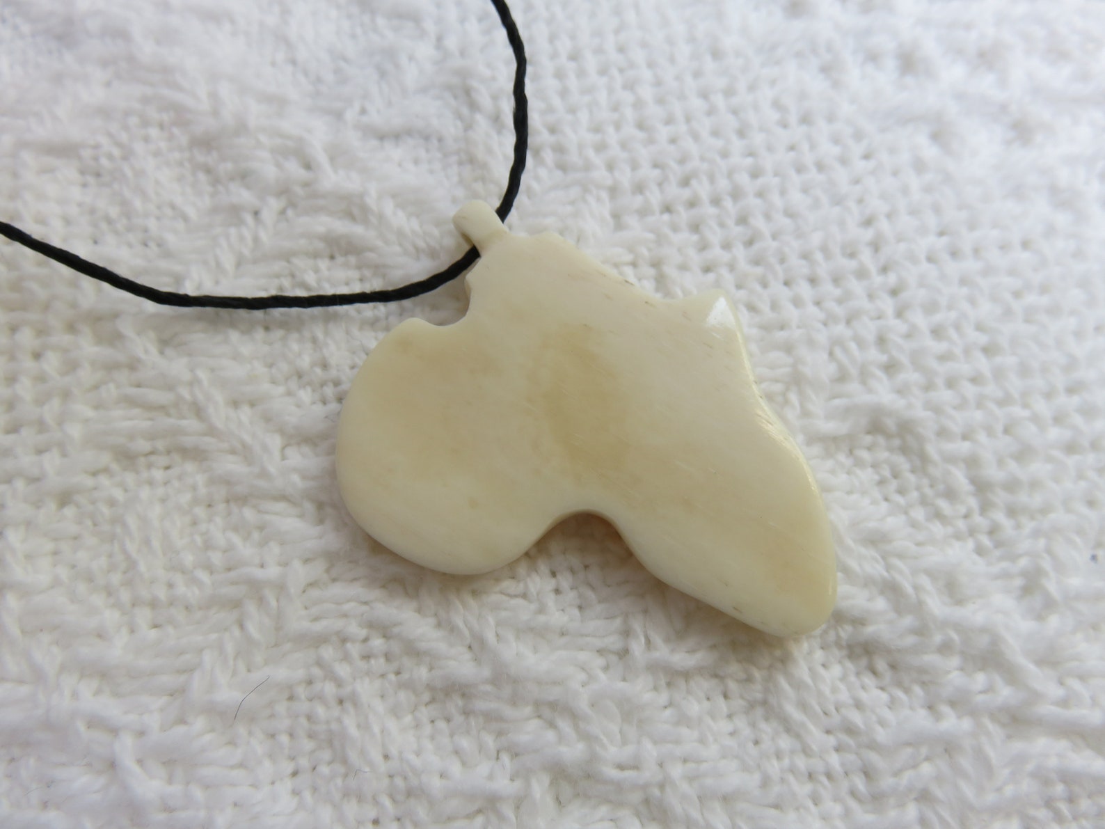 African Art Ethnic Jewelry Shona Carving Polished COW BONE AFRICA Map B ...