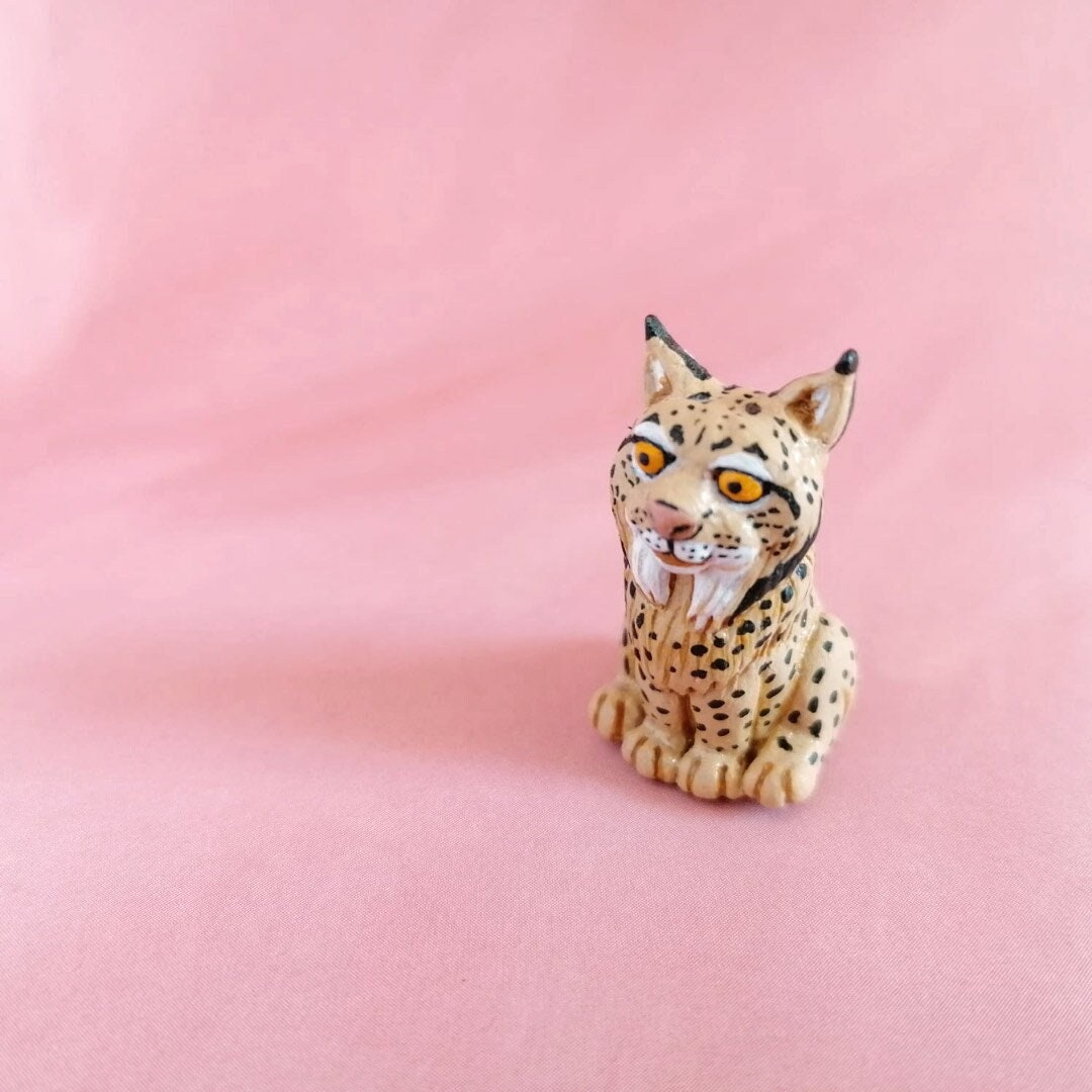 Cat Sculpture for Bookshelf Decor, Lynx Cat Ornament for Shelf Decor ...