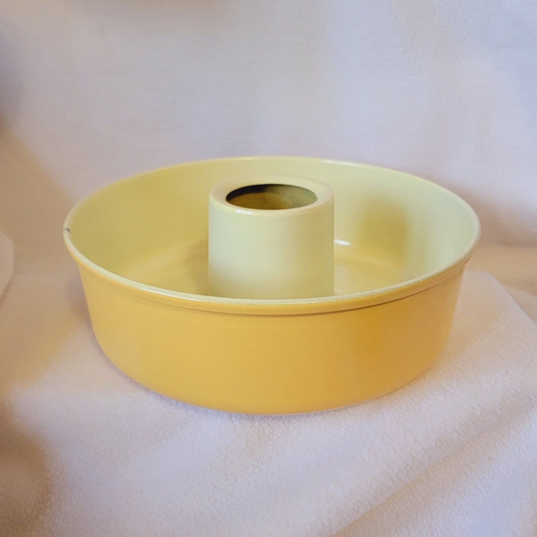 Vintage Large Yellow Enamel Angel Food Cake Pan, Bundt Cake, Jello Mold ...