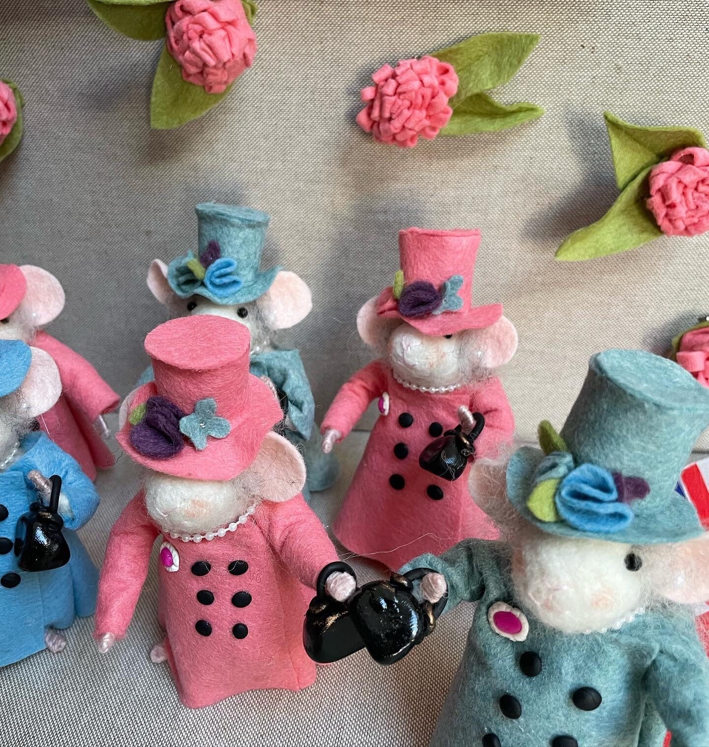 Queen Mouse Needle Felt Mouse Dolls House Cake Topper - Etsy UK