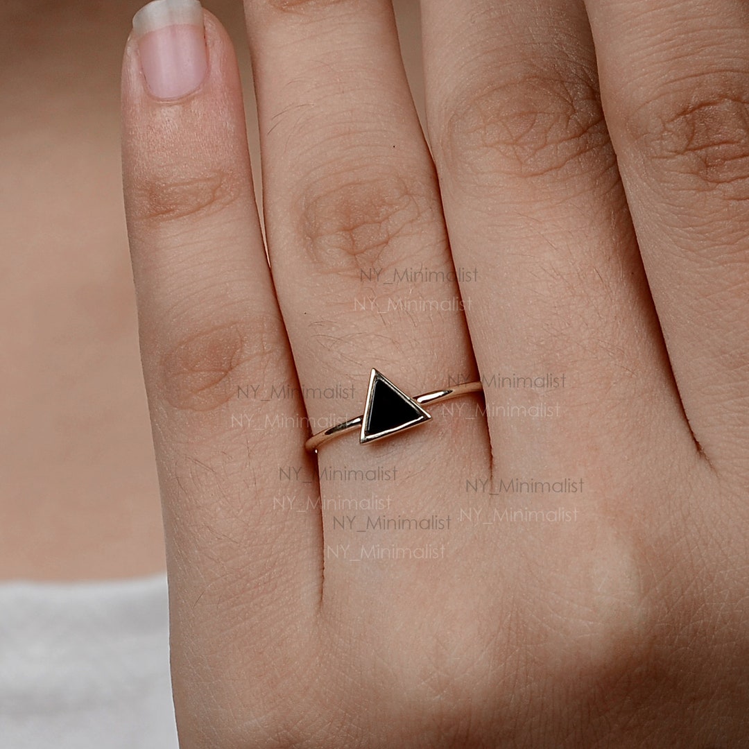 14K Solid Gold Black Onyx Ring: Minimalist Triangle Ring - Etsy