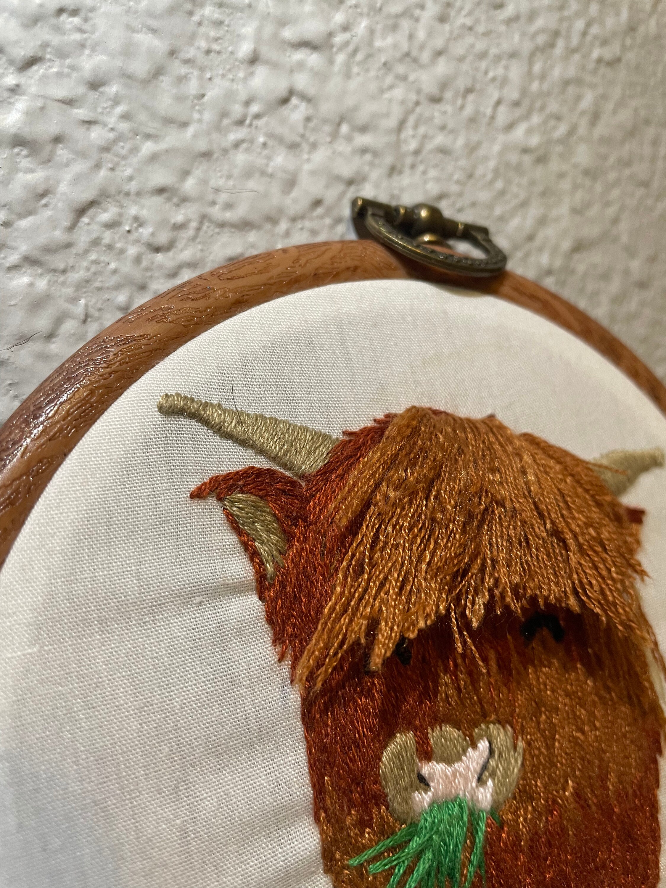 Handmade Embroidery Hoop // Highland Cow // Wall Hanging // Hoop Art - Etsy