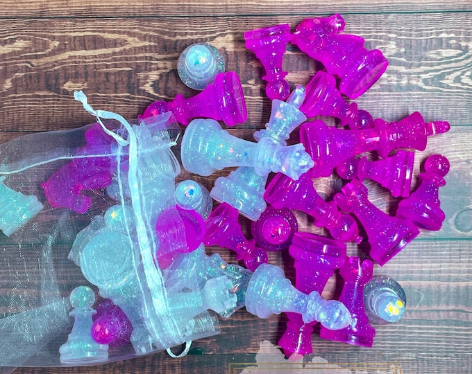 Chess Set - Handmade - Red/gold Flakes and Glitter - Etsy