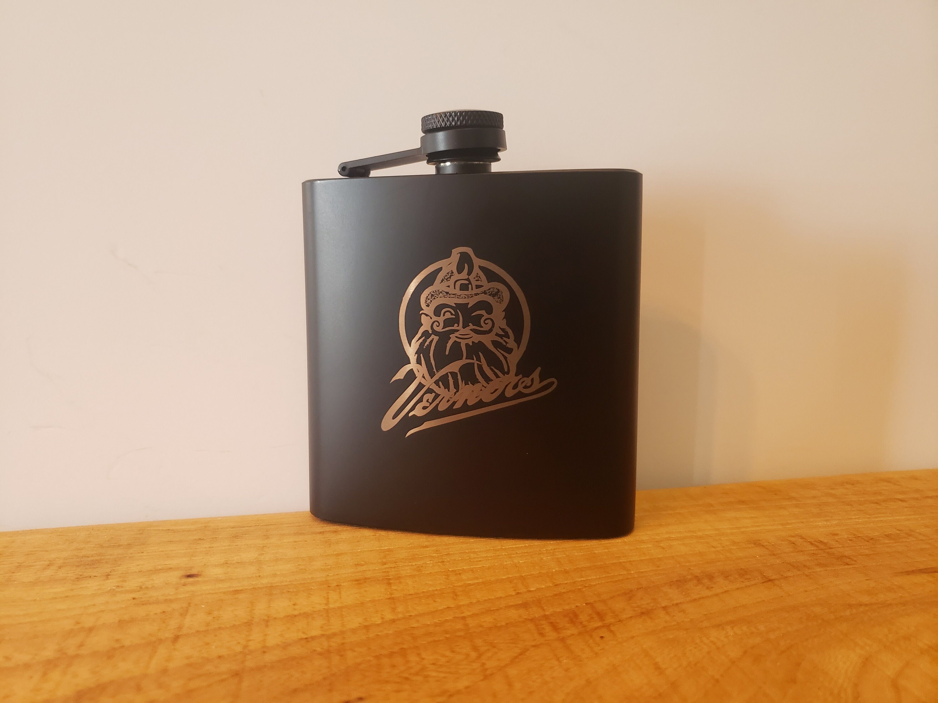 Vernor's Ginger Ale Circle Gnome Logo laser Engraved | Etsy