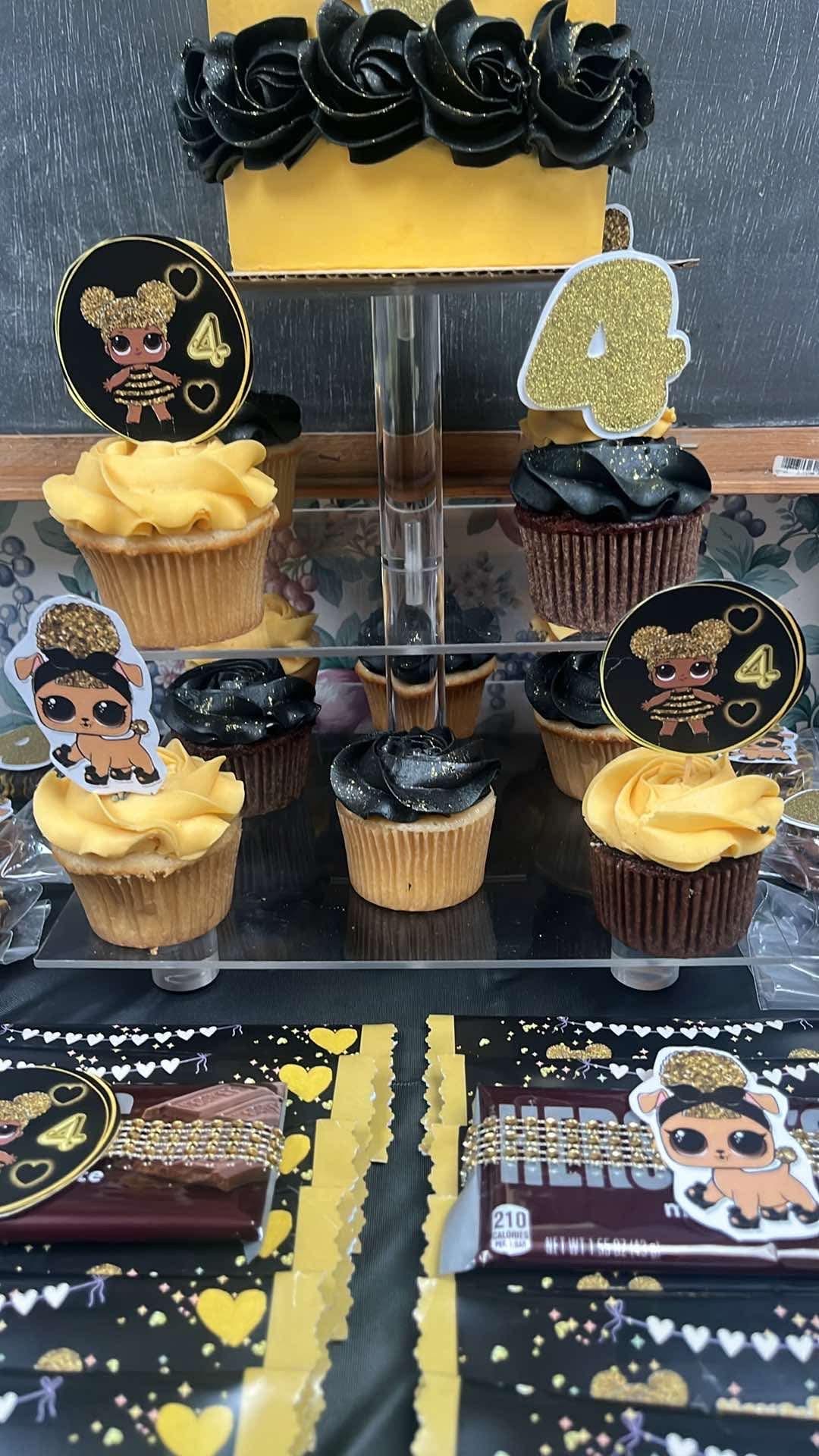 LOL Queen B Cupcake Toppers - Etsy