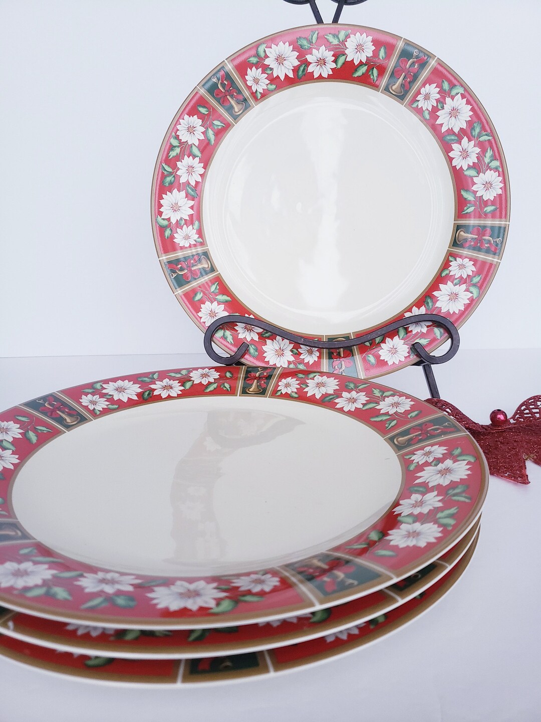 Vintage Charlton Hall Dinner Plates, Set of 4, Red Floral Holiday Decor ...