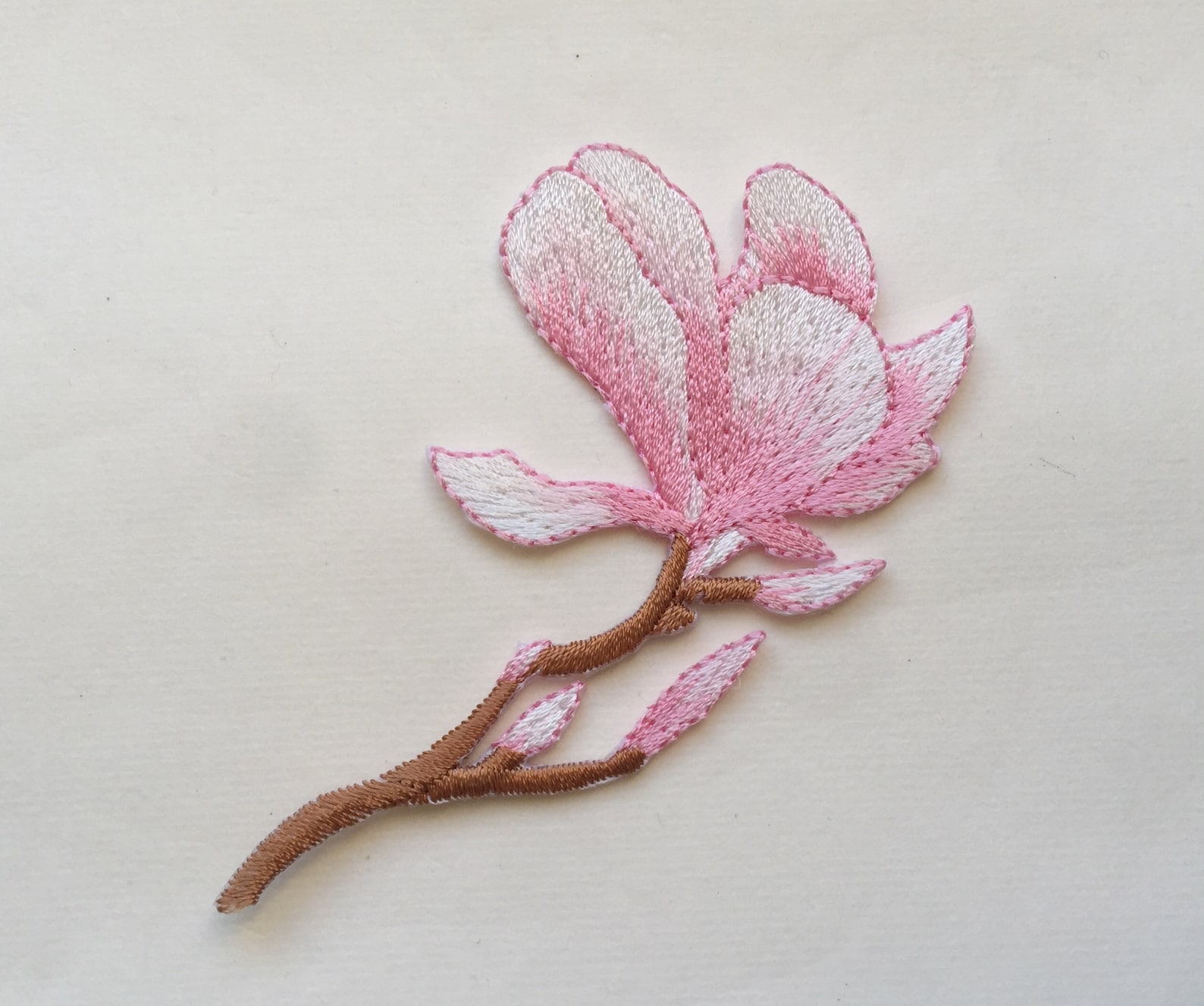 Pink Magnolia Flower Embroidered Patch: Iron/sew on Appliqué (4.5cm X 8 ...