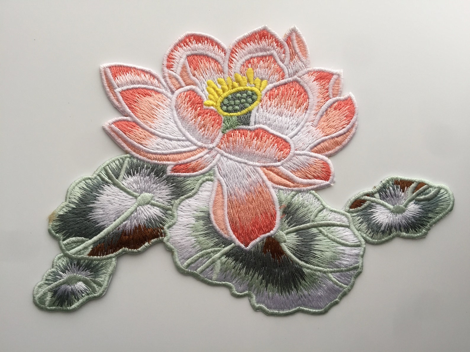 Large Lotus Flower Embroidered Patch: Iron on Sew on Appliqué (12cm X ...