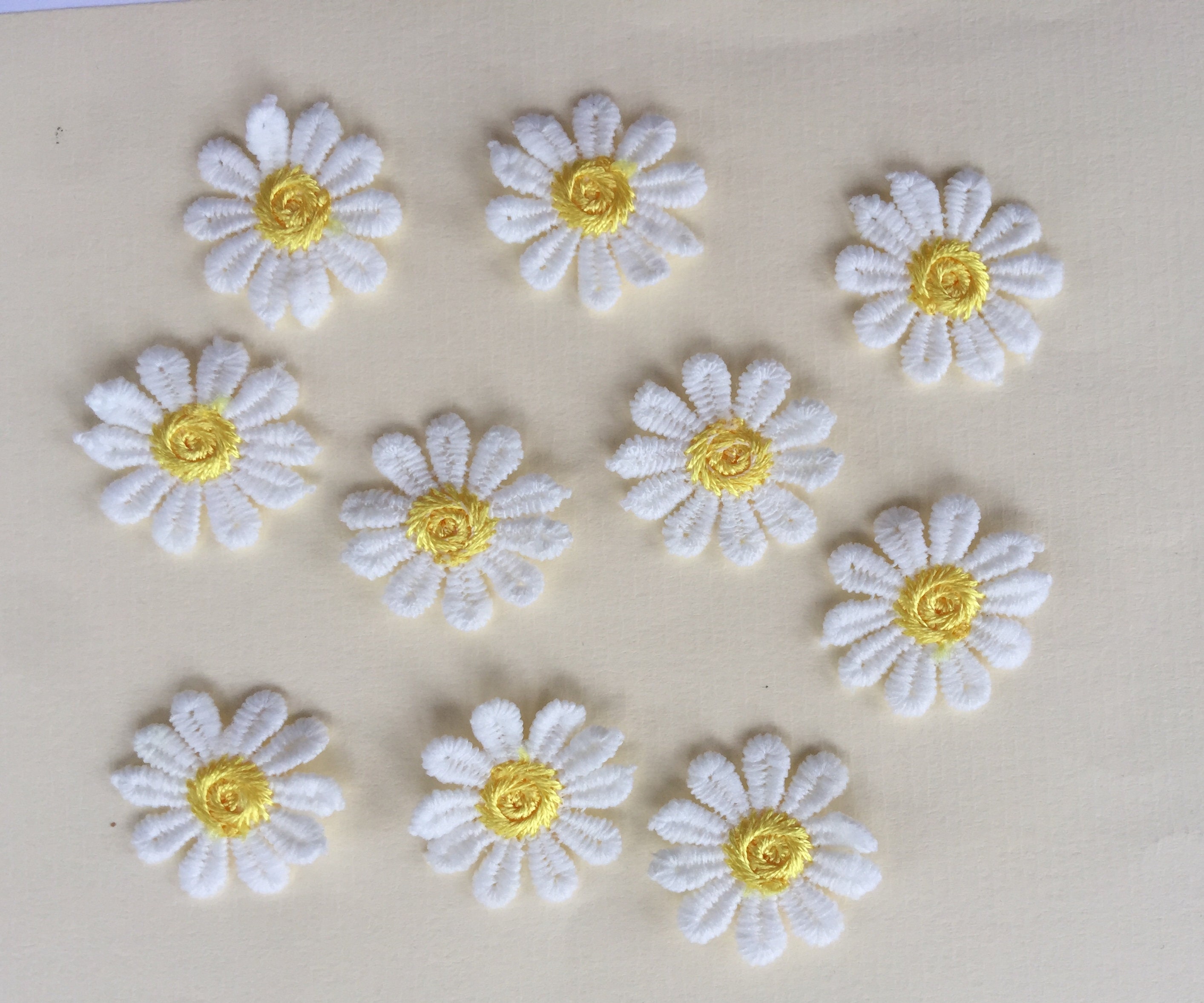 Set of 10 Daisy Flower Sew on Embroidered Patch Appliqués - Etsy UK