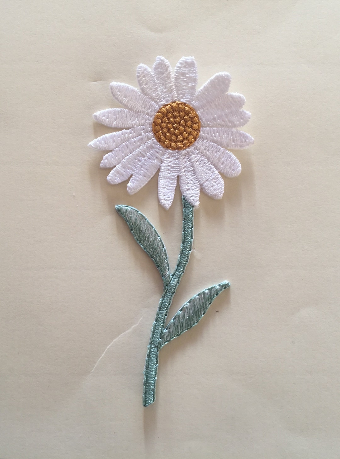 Daisy Flower Embroidered Appliqué Patch: Iron/sew on Badge - Etsy