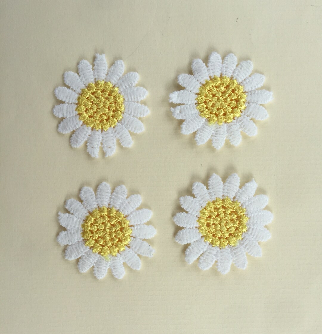 Set of 4 Daisy Flower Patches Sew on Embroidered Patch Appliqués Badge ...