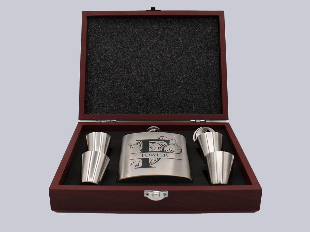 Personalized Flask Set, Gift Box - Etsy