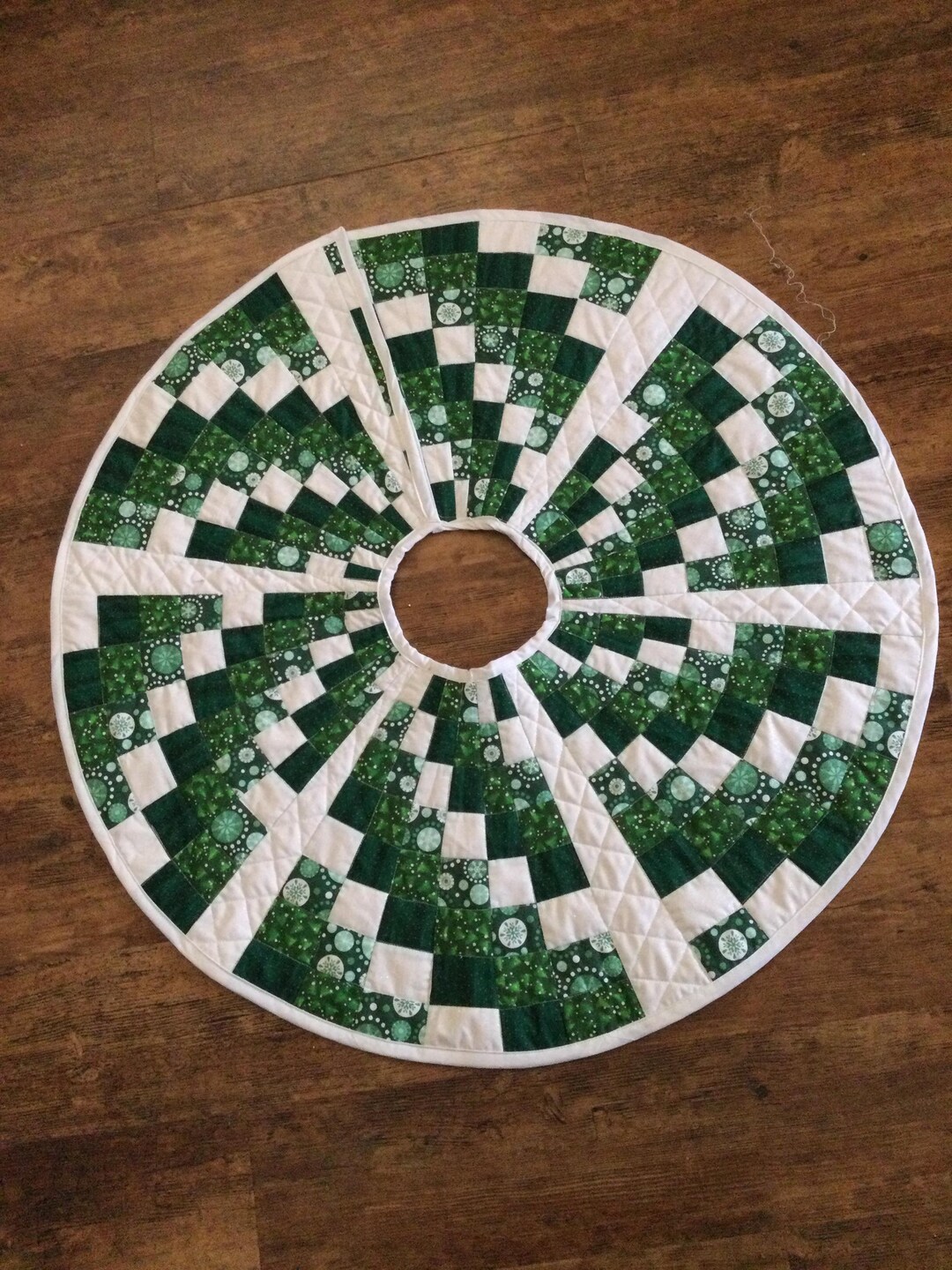 Wintergreen Bargello Tree Skirt - Etsy