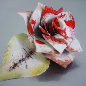 Fake Human Skin Halloween Flowers, Gory Halloween Prop, Bloody Roses ...