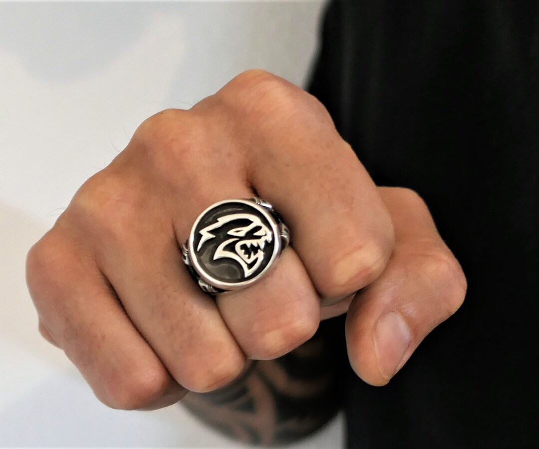 Dodge Ring Challenger SRT Hellcat Demon in Silver American Sports Car ...