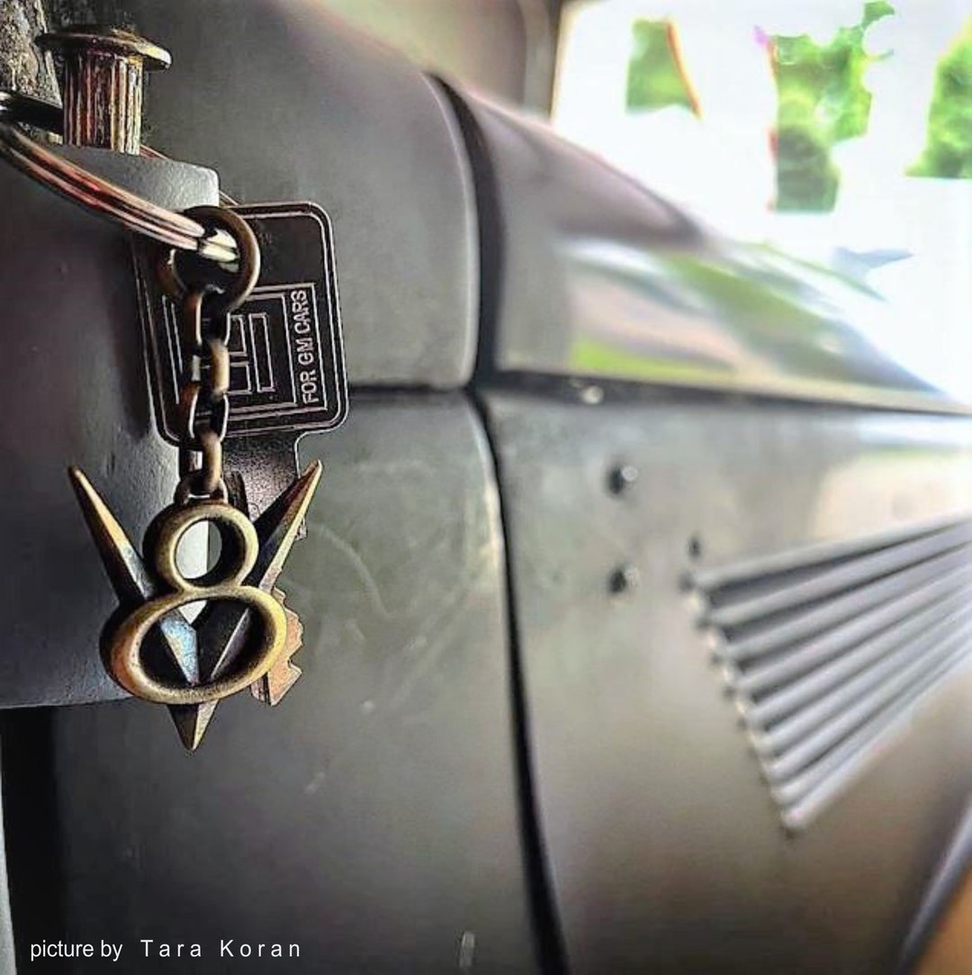 V8 Keychain Pendant Emblem Chevrolet Dodge Buick Pontiac Mopar Ford ...