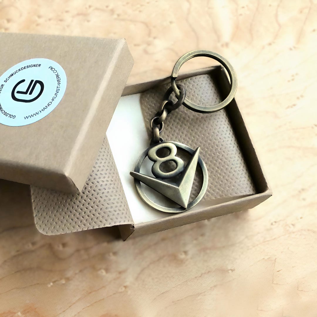 V8 Keychain | V8 Emblem | Gearhead Gift | Classic Cars Accessories ...