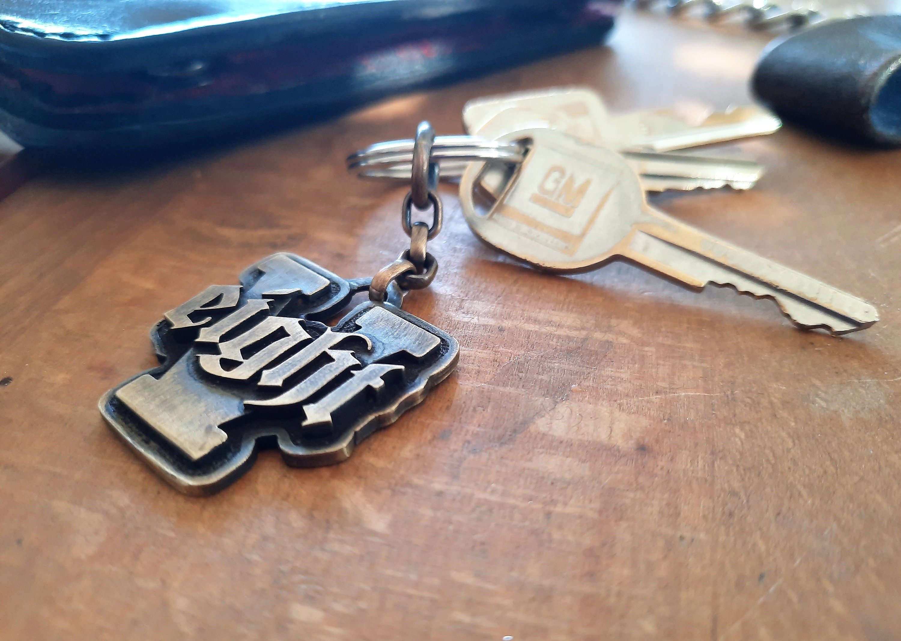 V8 Keychain Pendant Emblem for Chevrolet, Dodge, Buick, Pontiac, Ford ...