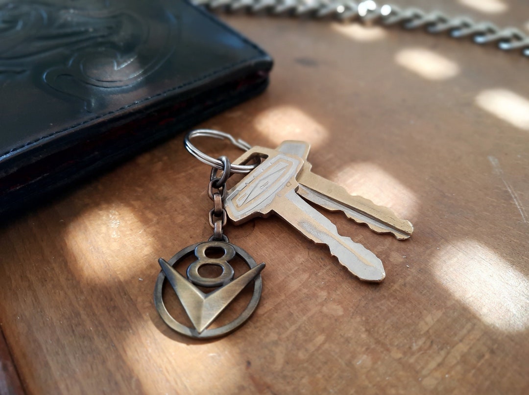 V8 Keychain Pendant Emblem Chevrolet Dodge Buick Pontiac Mopar Ford ...