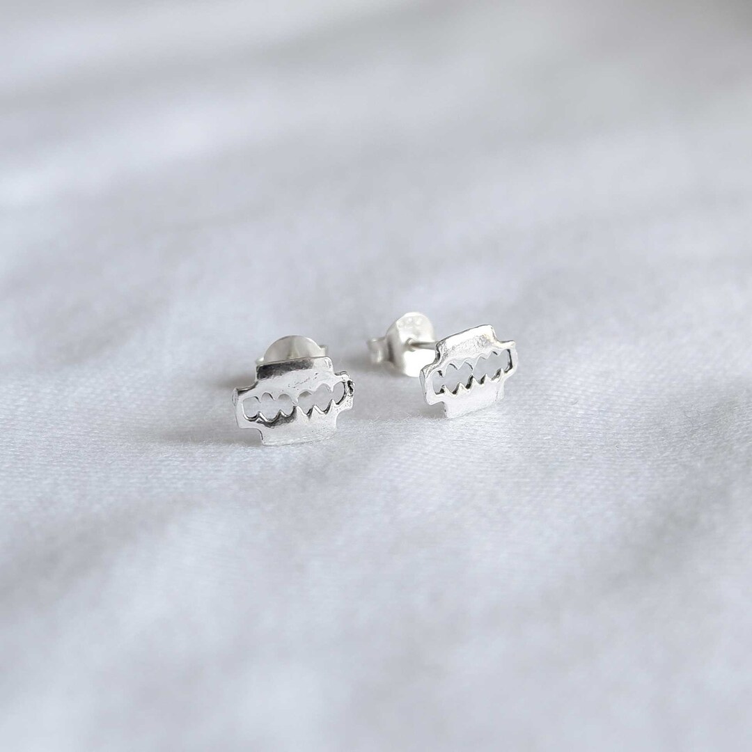 925 Sterling Silver Tiny Razor Blade Steampunk Gothic Novelty Post Stud ...