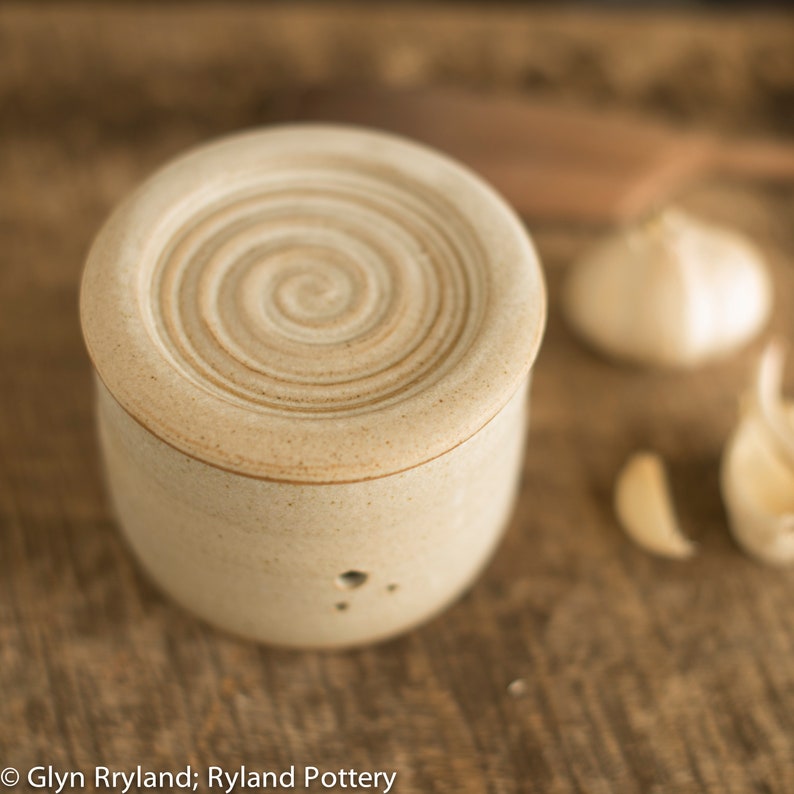Garlic Keeper, Rustic Garlic and Ginger Pot - Etsy