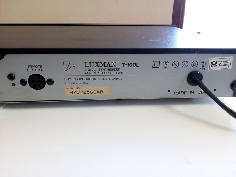 Luxman T 100 L Digital Synthesized AM/ FM Stereo Tuner Hi-fi Equipment 80-s High Class Retro ...