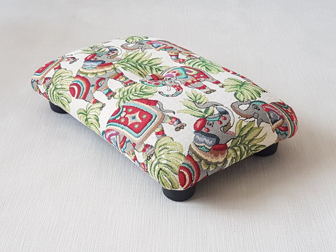 Elephants Footstool Little Under Desk Stool for the Office / 10 Cm ...