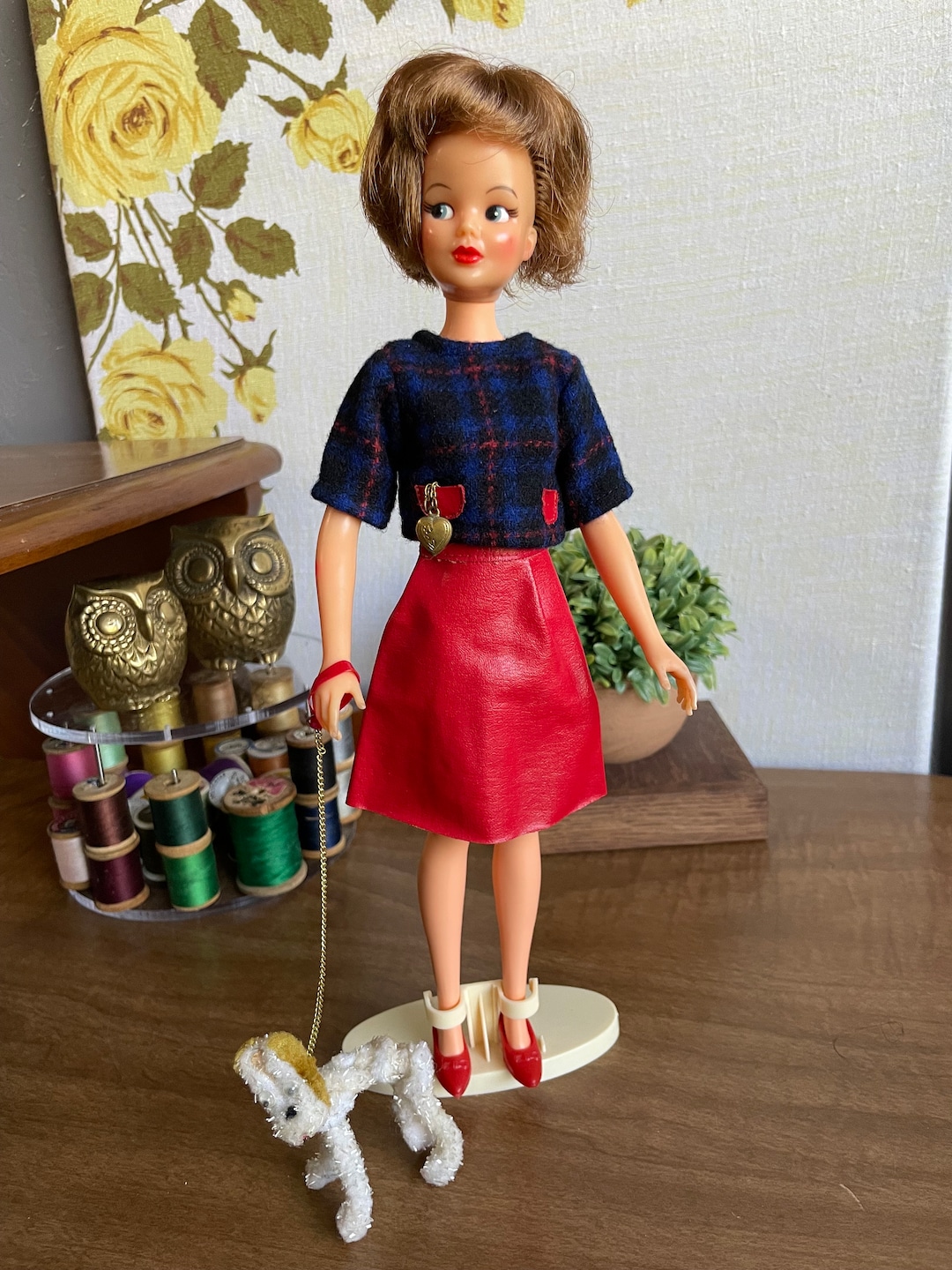 Grown up Tammy Wearing “walking Her Pet”outfit - Ideal Tammy Family ...