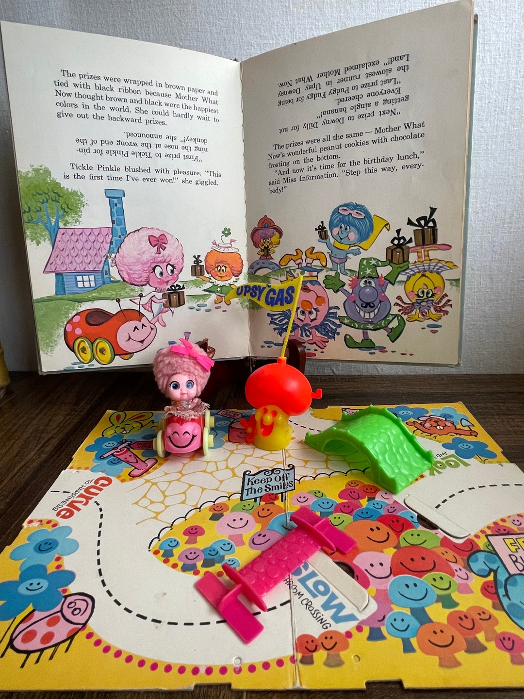 Upsy Downsy Land - Tickle Pinkle Book and Playset - Mattel 1960s - Etsy