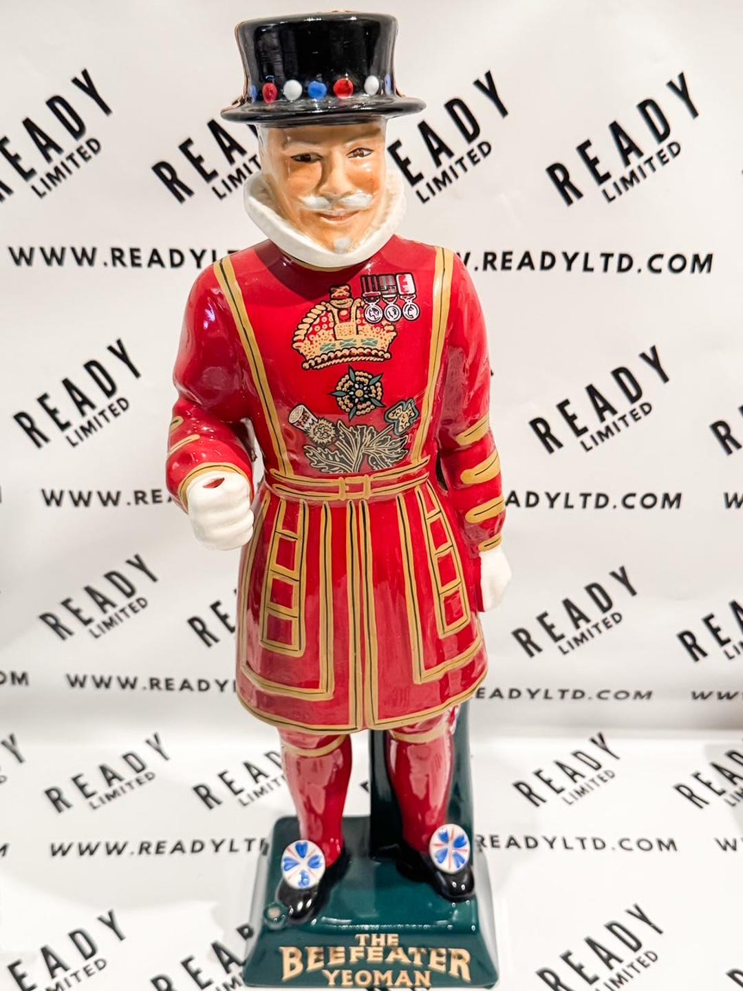 Vintage 1960s the Beefeater Yeoman Ceramic Gin Decanter Handpainted ...