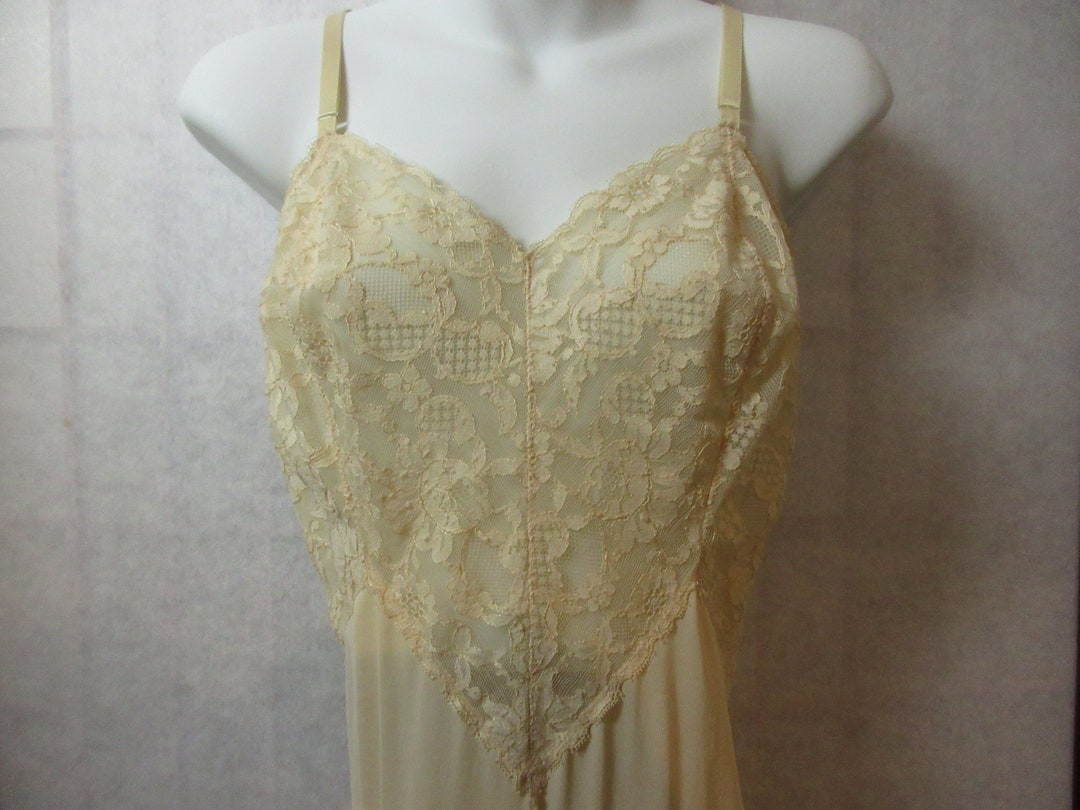 Vanity Fair 1950s Lacy Nylon Slip 36 Beige Lace Bodice and Deep Lace ...