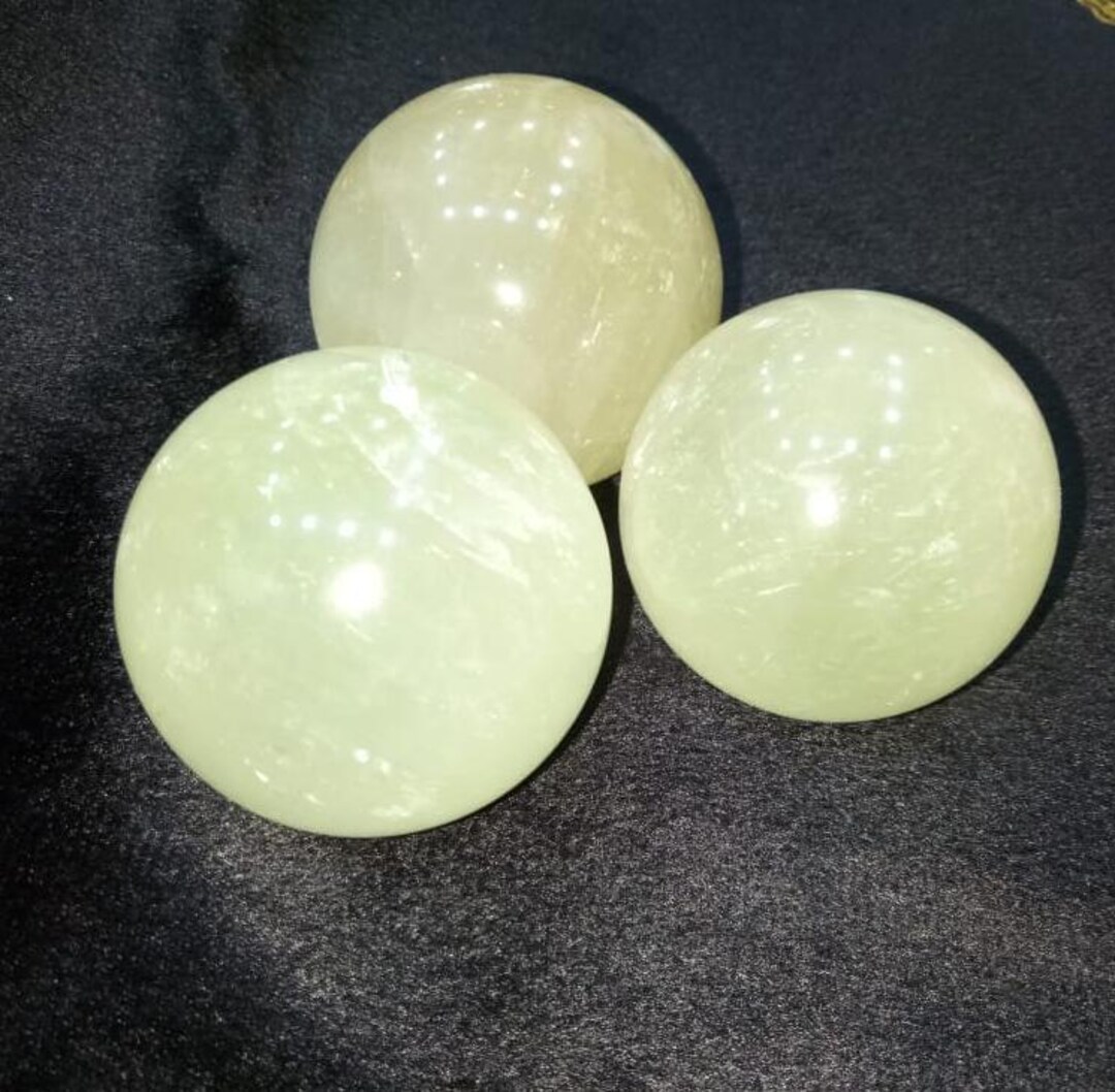 Green Calcite Stone Sphere Ball 50 MM ,250 Grams With Rainbow for ...