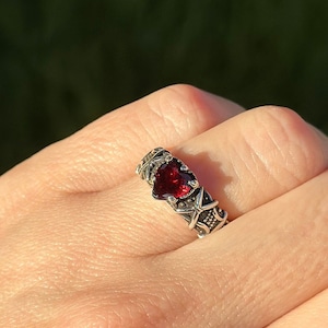 GOTHIC RED HEART Ring 925k Sterling Silver, Engagement Ring - Etsy