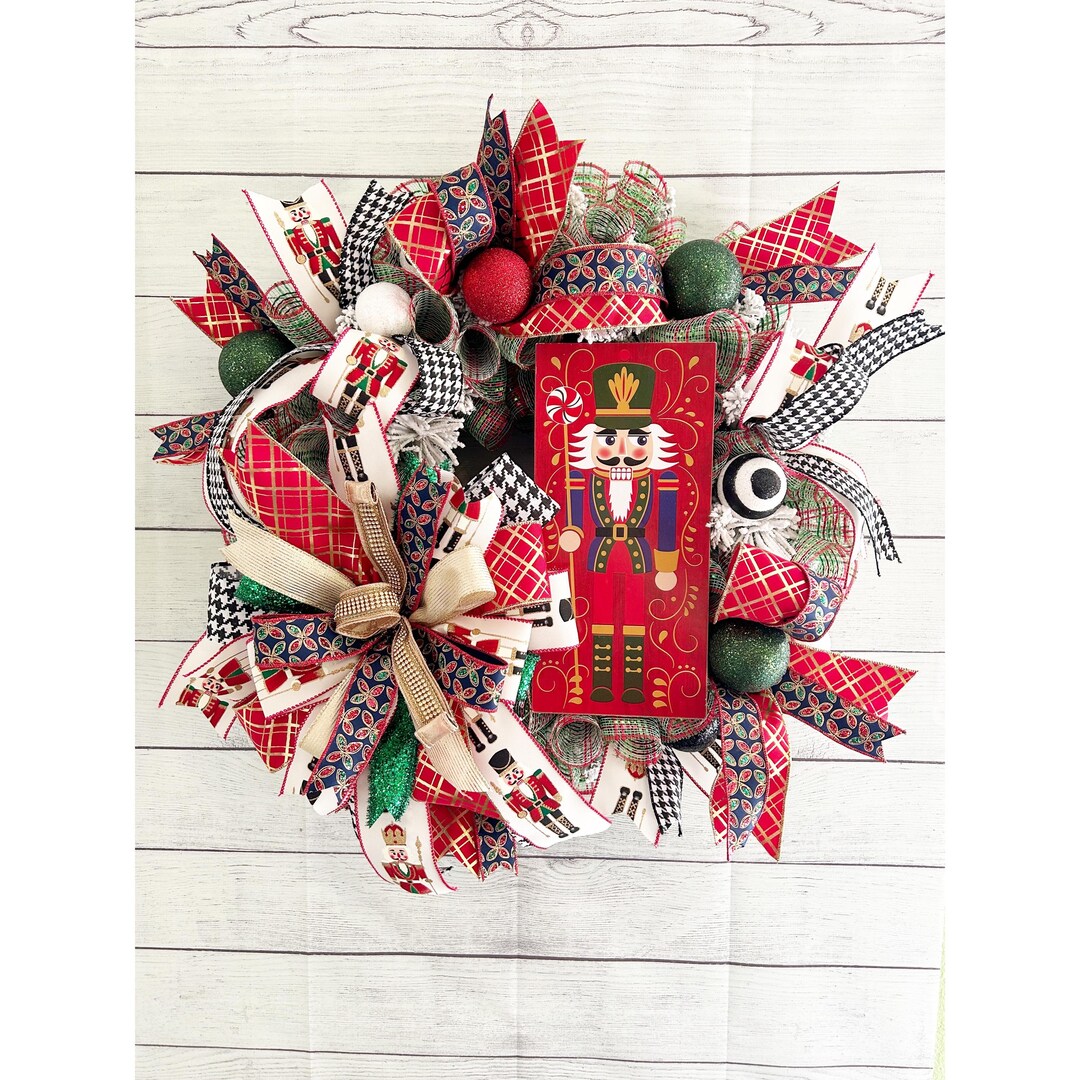 Nutcracker Christmas Wreath for Front Door, Winter Holiday Nutcracker ...