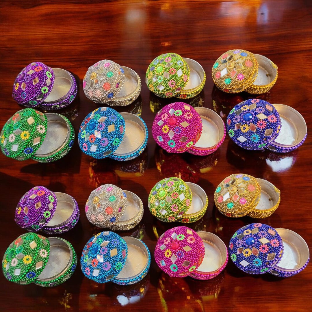 Multicolor Kumkum Boxes, Shagun Roli Sindur Dani Ideal Wedding Favor ...