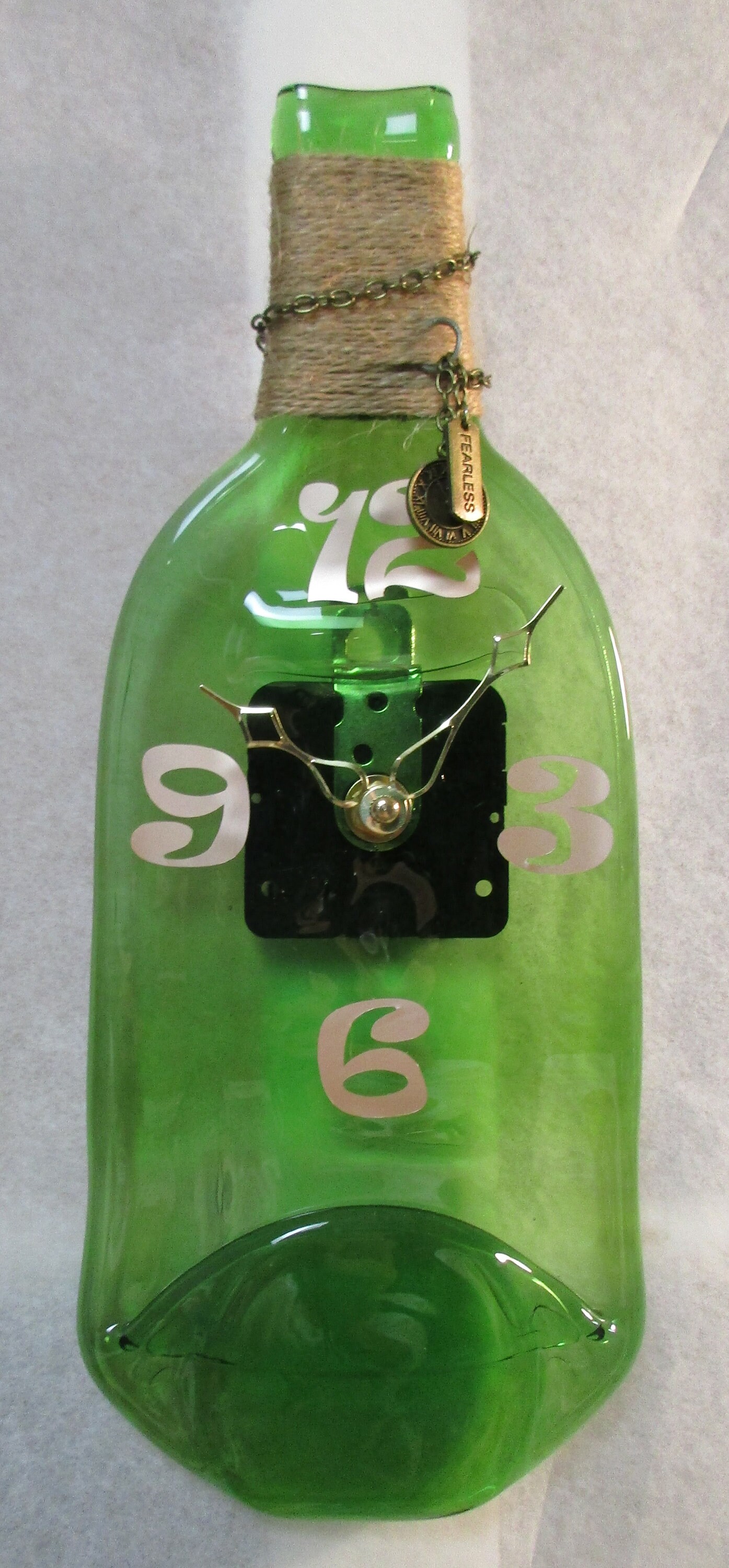 Light Green Wine Bottle Wall Clock with Gold Accents / Wine - Etsy.de