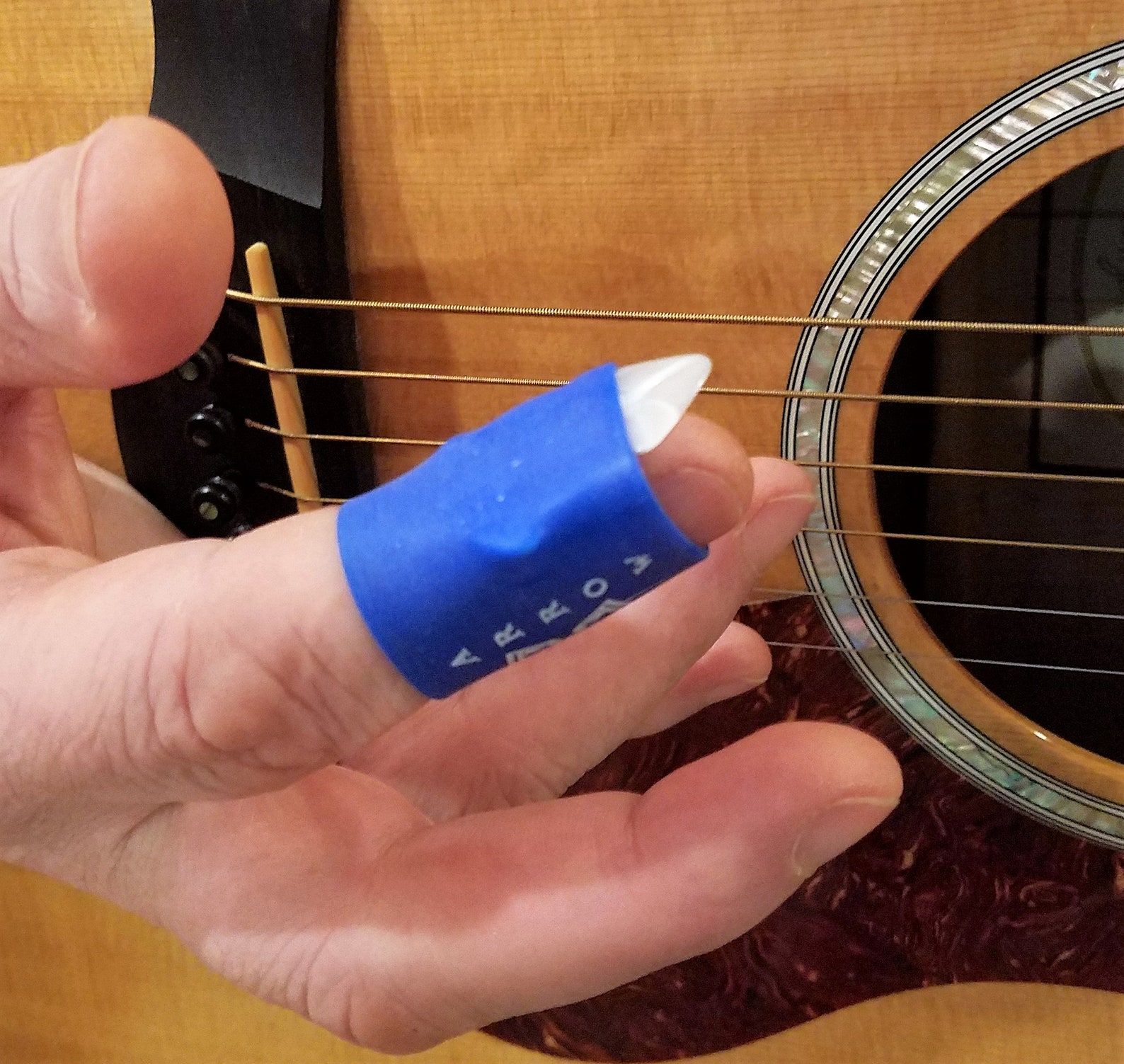 Gripless -no Grip Guitar Pick System- Helps: No Dropping, Arthritic ...