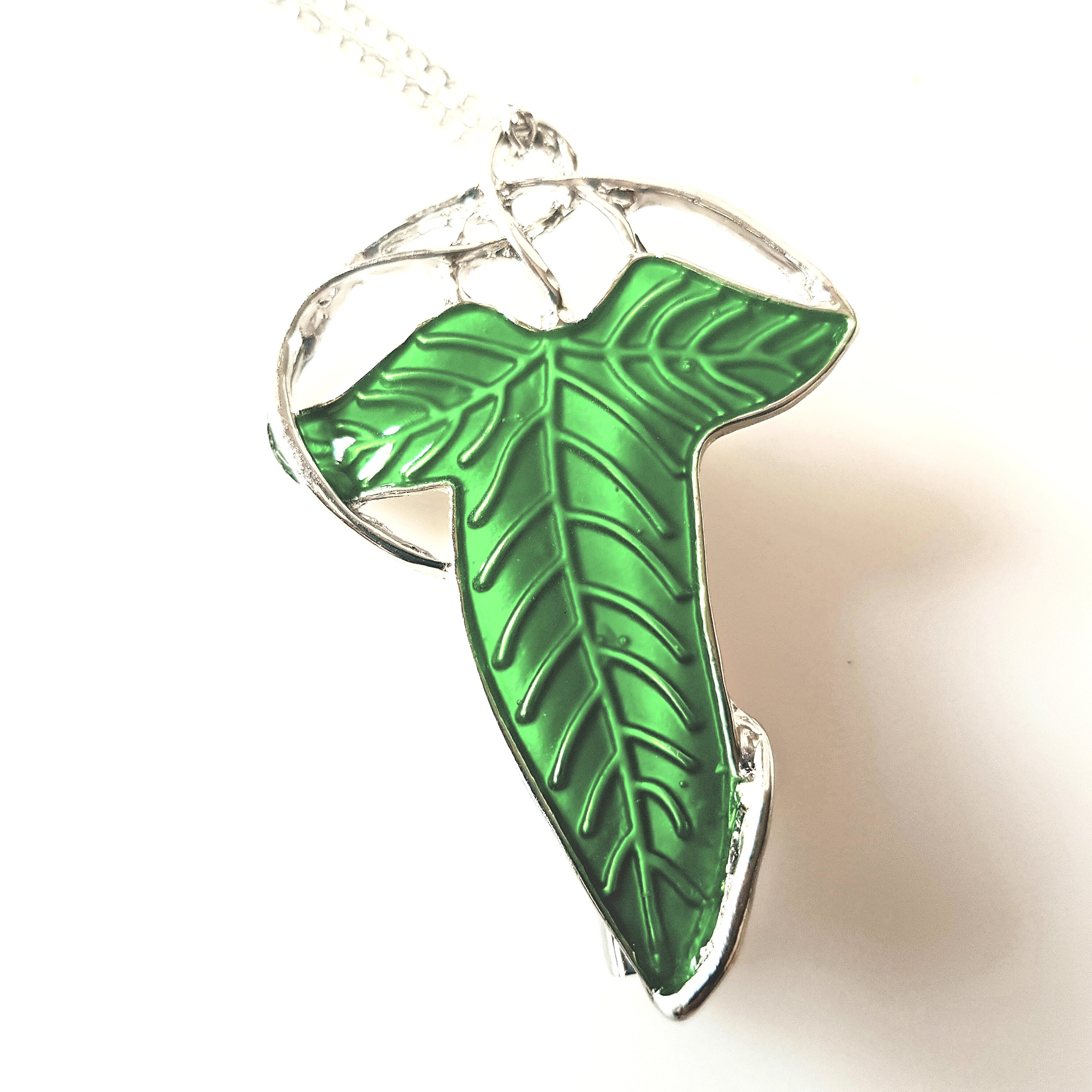 The Hobbit Vintage Elf Green leaf necklace pendant Pin | Etsy