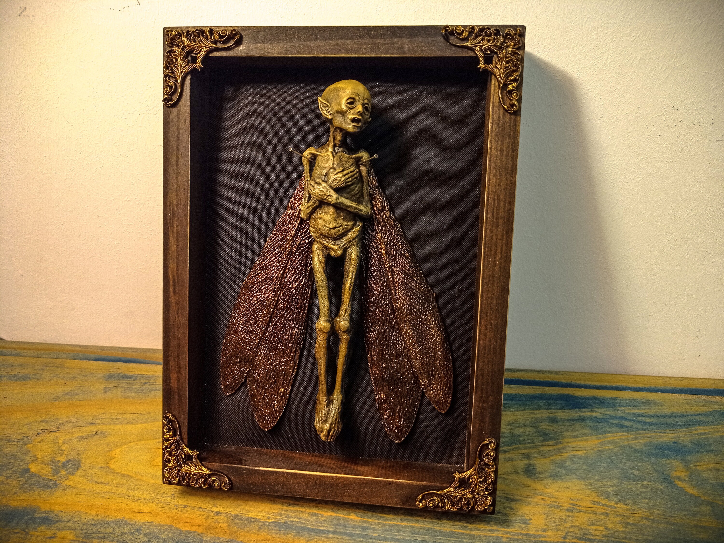 Cursed Items Hada Muerta enmarcada en madera - Etsy México