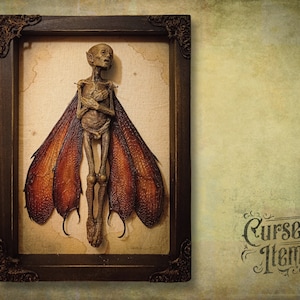 Cursed Items Hada Muerta enmarcada en madera - Etsy México