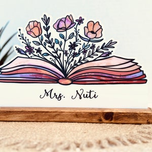 Librarian Gifts - 60+ Gift Ideas for 2024