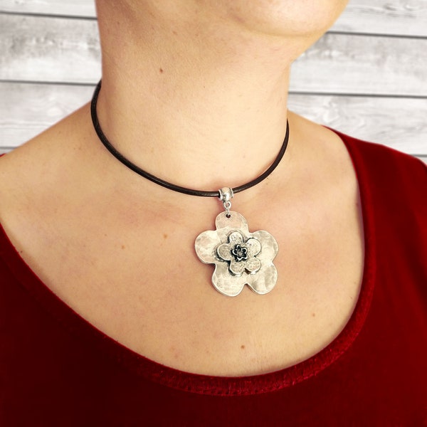 Flower Pendant - Etsy