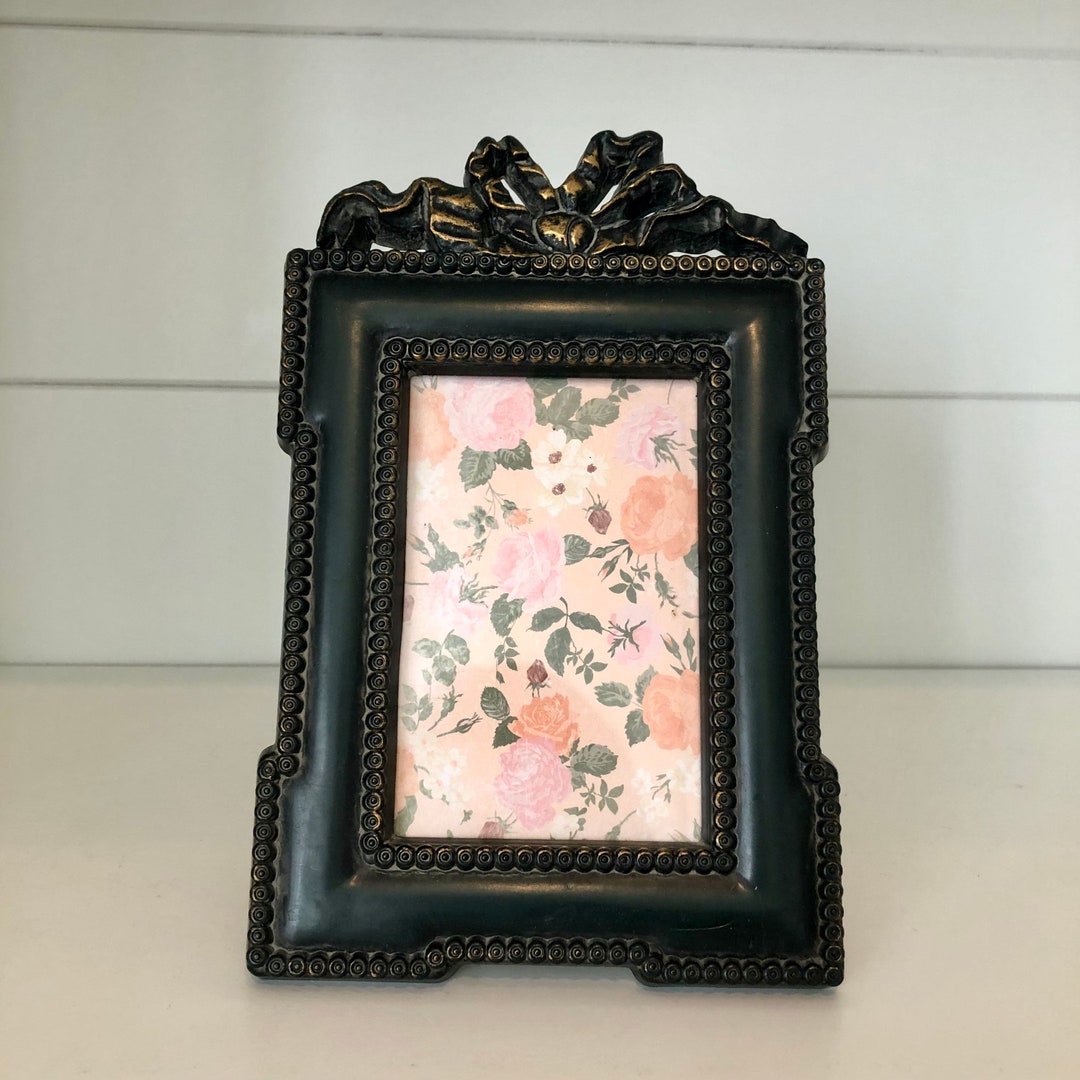 Vintage Green 8x5 Frame With Gold Bow Detail Holds 3 X 4 1/2 Inch Image ...