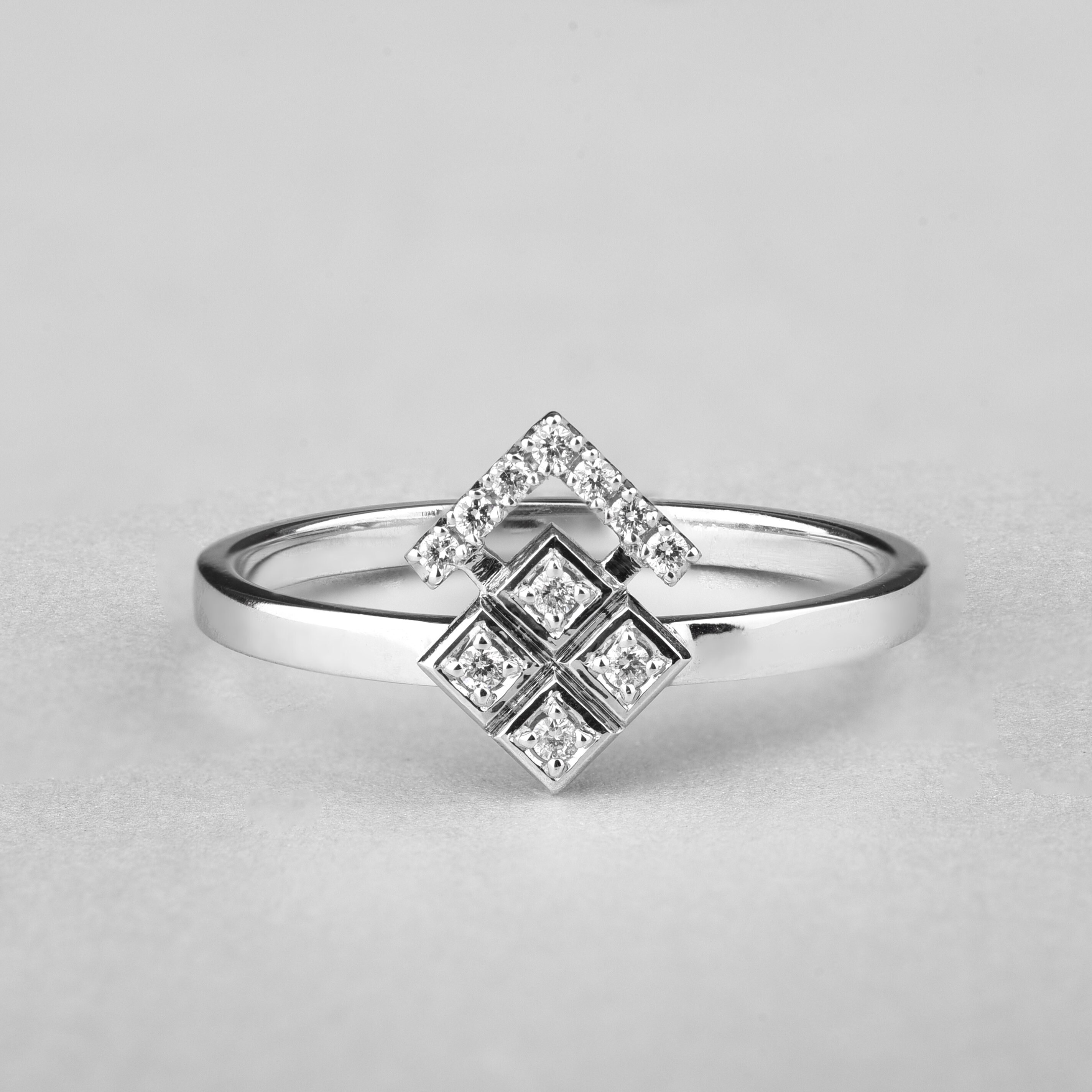 Arrow head ring women in 14K Solid Gold Minimalist geometric | Etsy