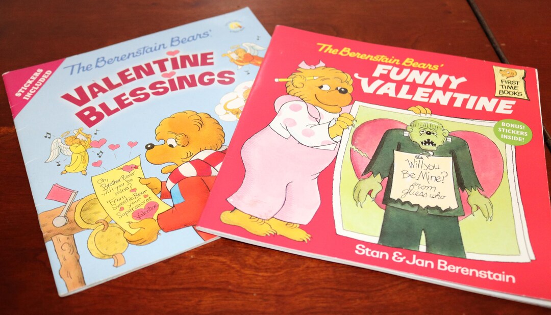 Celebrate Valentine's Day With the Berenstain Bears - Set of 2 Holiday ...