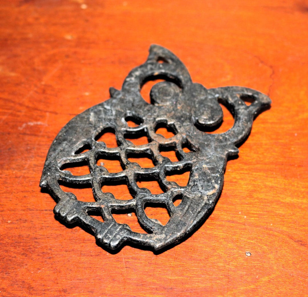 Small Vintage 1970s Metal Cast Iron Owl Trivet 3 X 4 Kitschy Retro ...
