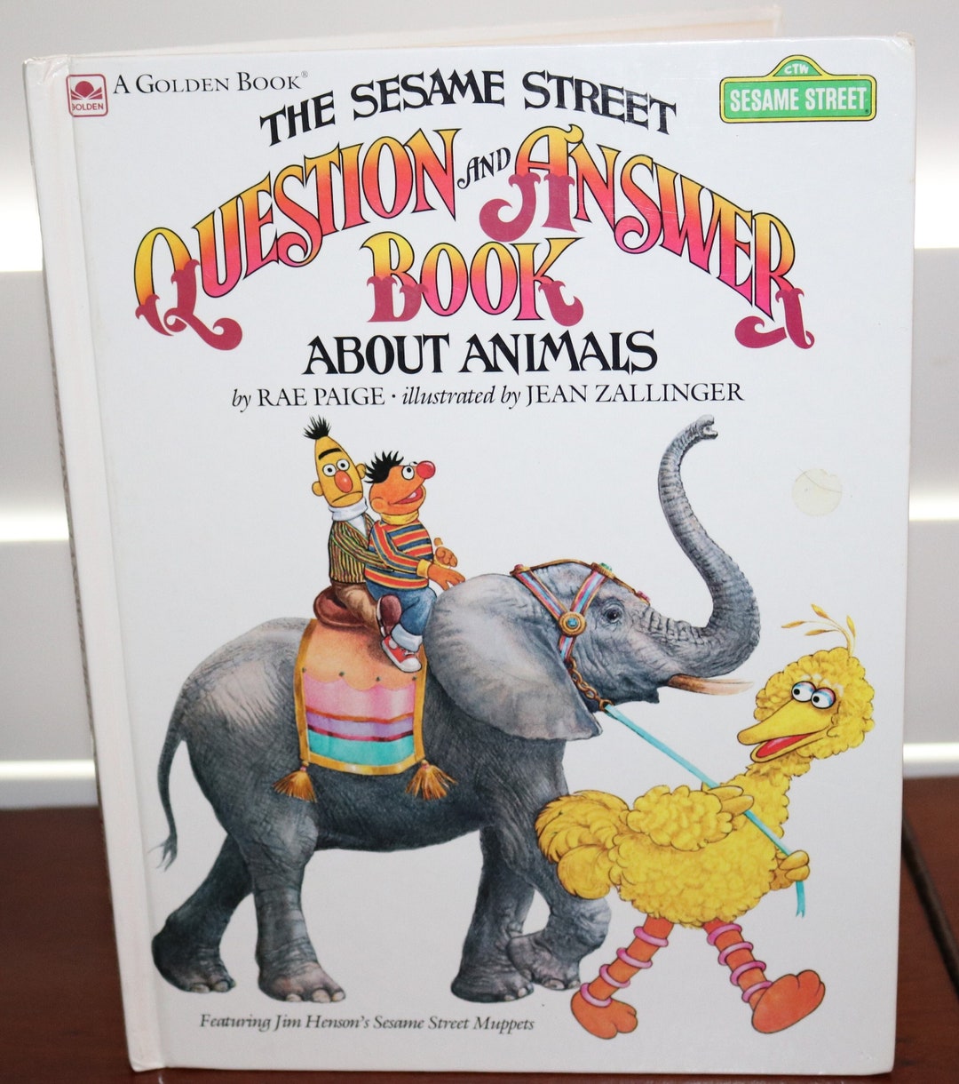 Vintage HC 1983 the Sesame Street Question & Answer Book About Animals ...