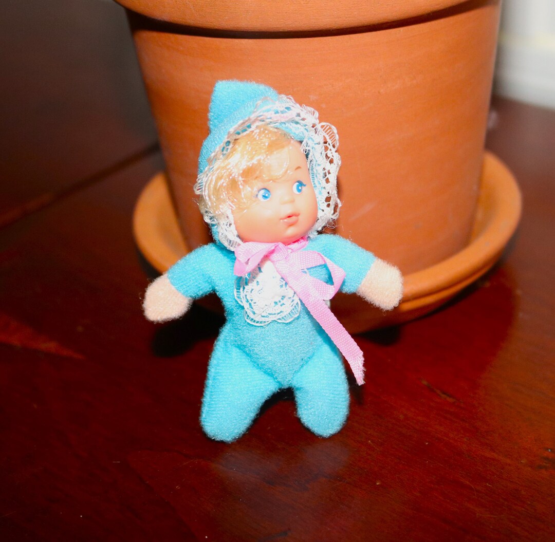 Vintage 1978 Mattel 3 Inch Shoe Box Baby Doll Blonde Blue Eyes Blue ...
