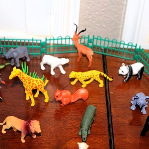 Mini Jungle Animal Figures Toy Miniature Realistic Animal Figurines ...