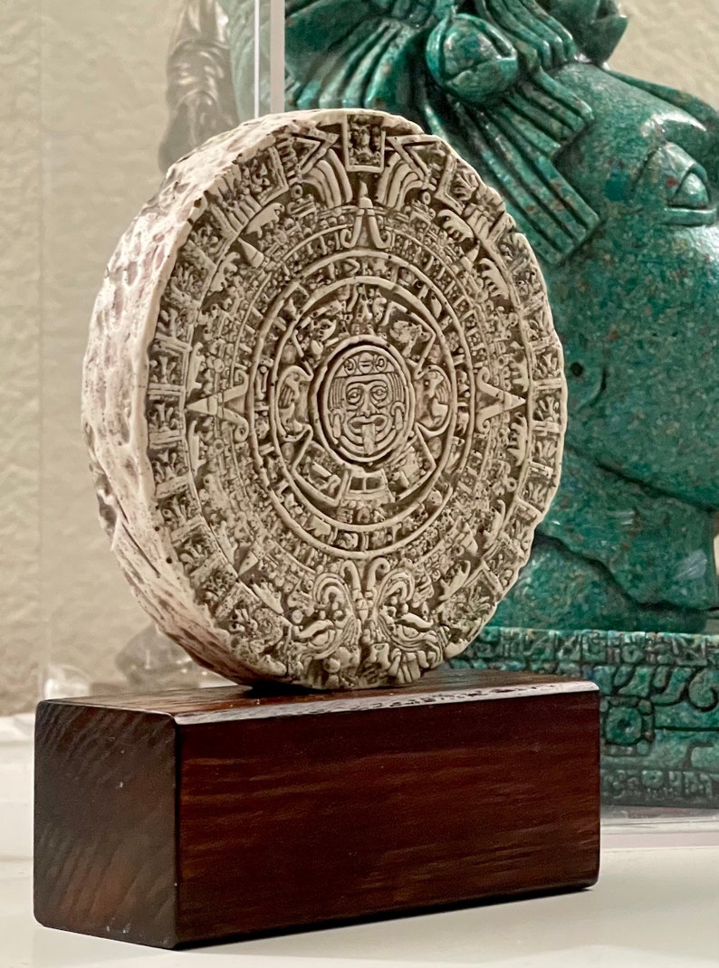 Aztec Calendar , Sun Stone , the Most Famous Ancient Mexican Sculpture ...